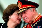 Los documentos que muestran los nexos de los hijos de Pinochet con ...