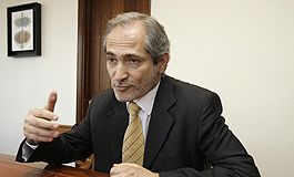 Las reservadas gestiones de los candidatos a fiscal nacional para sumar ...